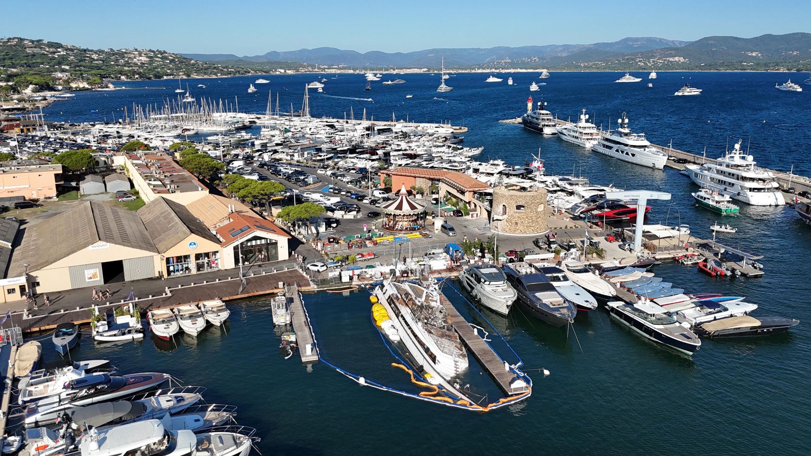 Salvage of 41m superyacht Sea Lady II begins in St Tropez